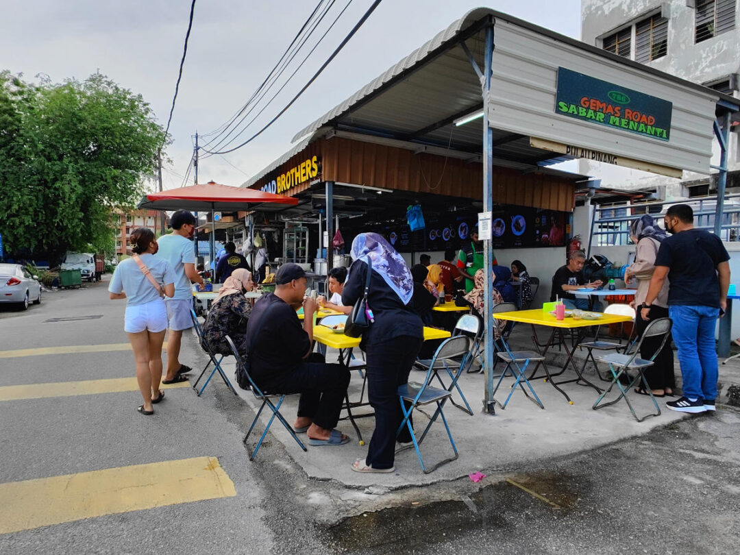 Top 3 Places To Eat Roti Canai In Penang That Local's Love - GlobeTrove