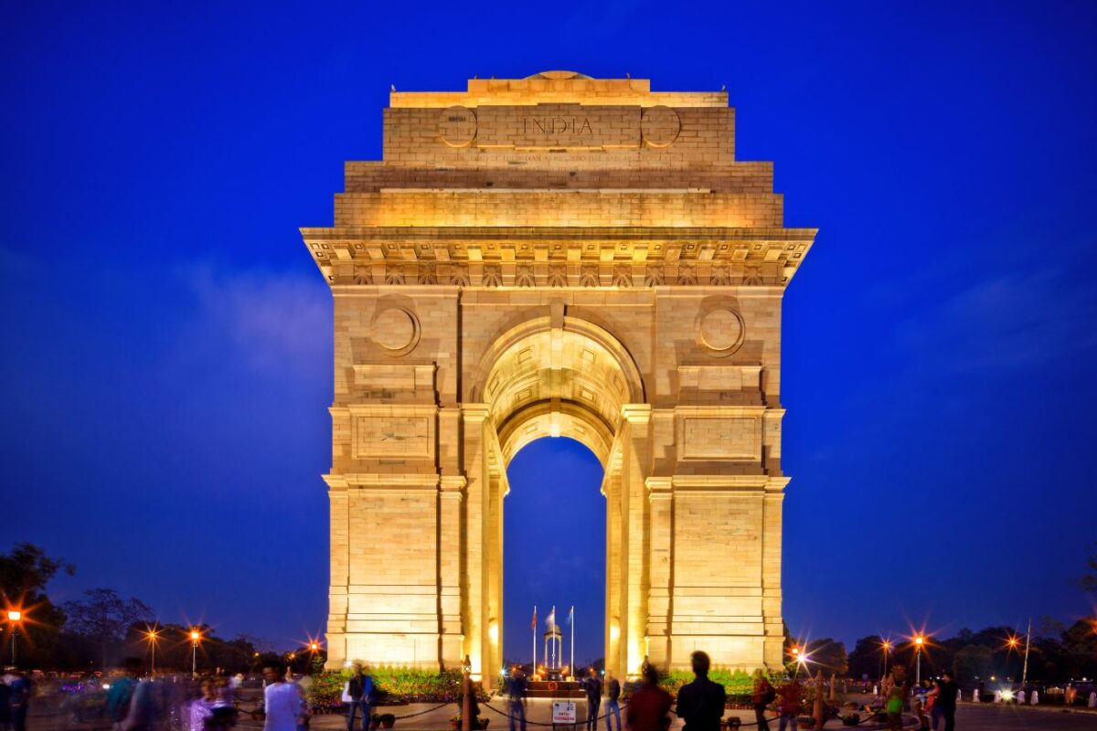 10 Famous Historical Monuments In Delhi That Should Be On Your List For ...